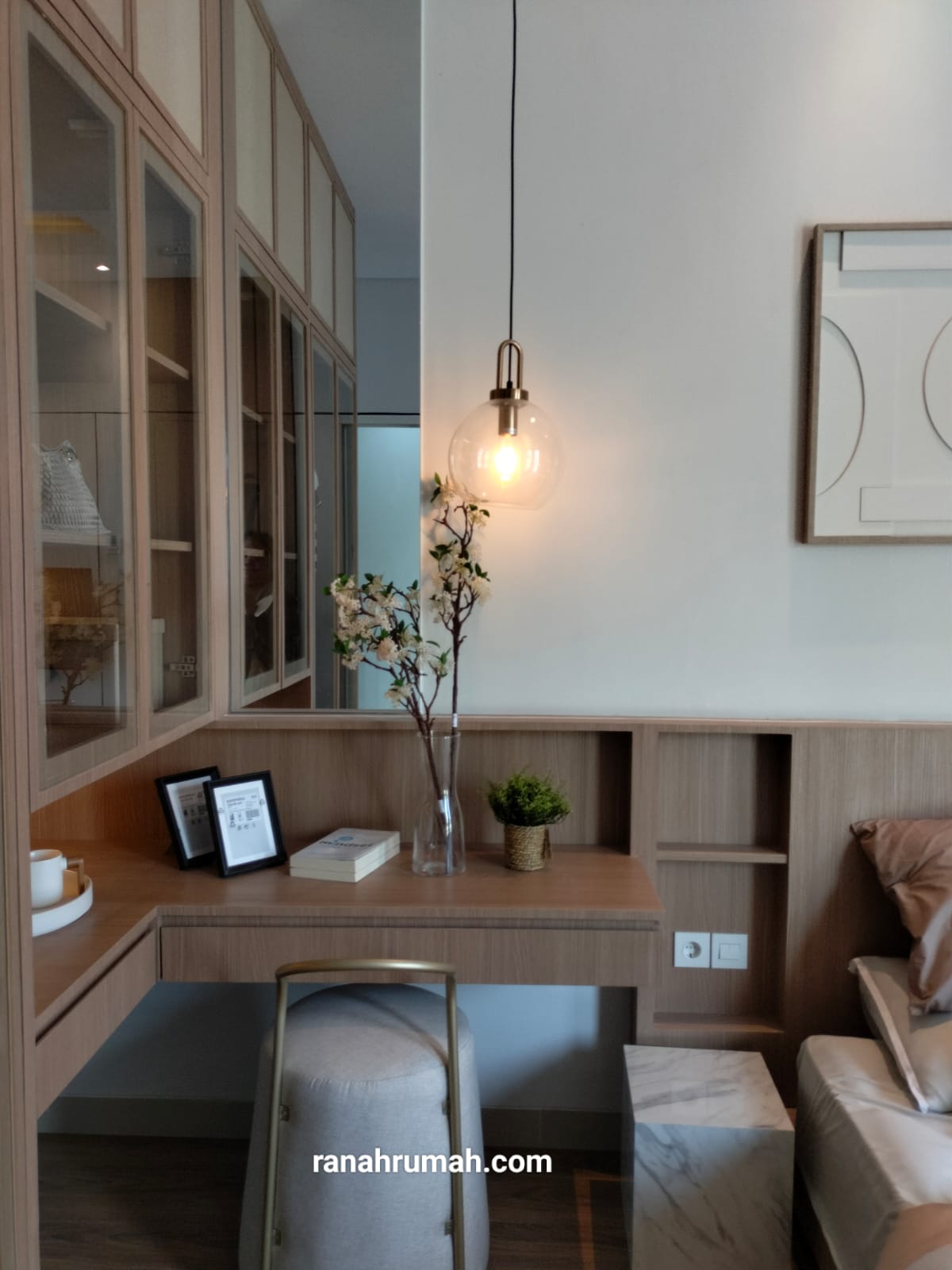 Synthesis Huis Luncurkan Show Unit Cluster Baltic - Rumah 2 Lantai ...